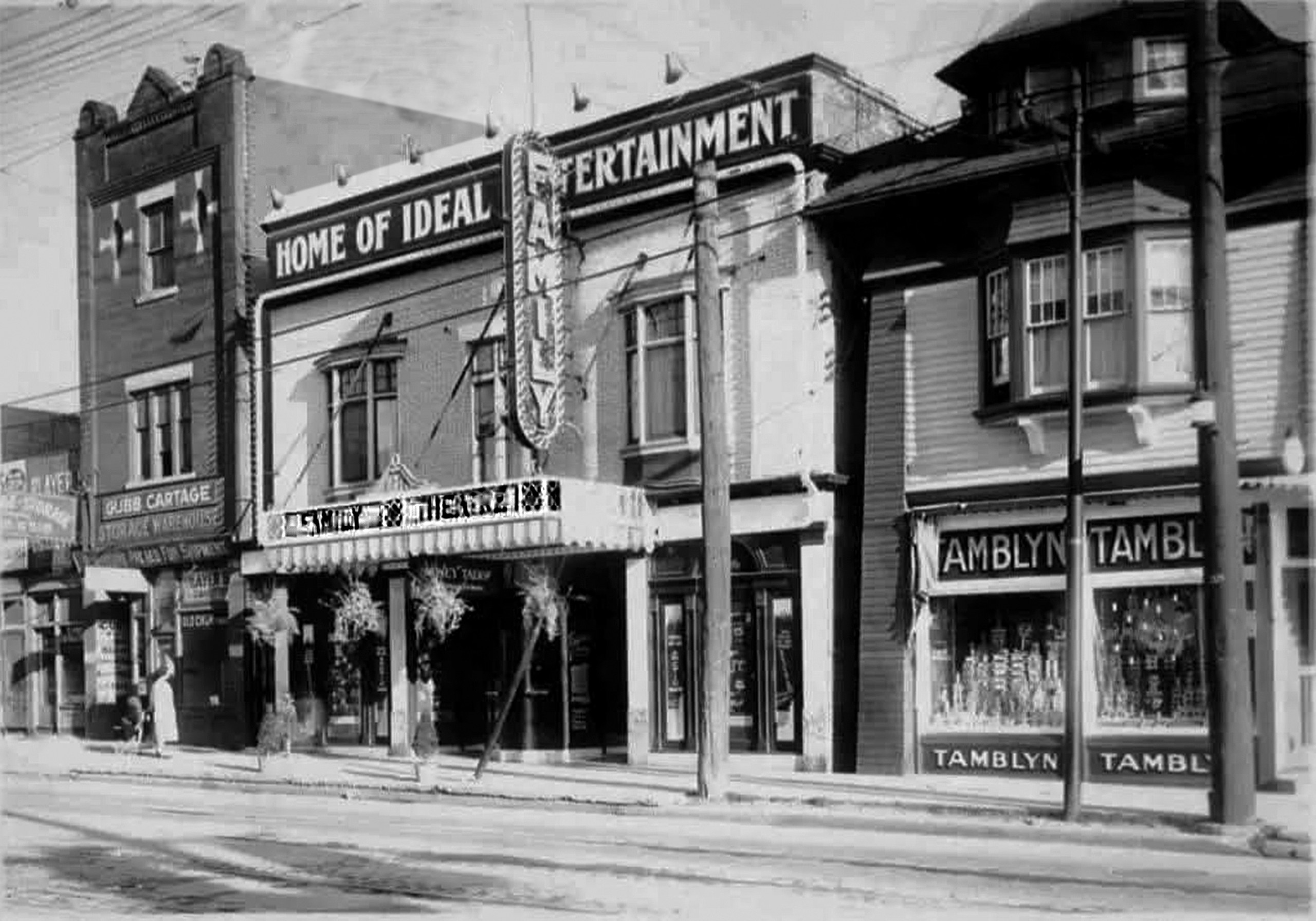 Deja Views: Share your memories of The Family Theatre on Queen Street ...